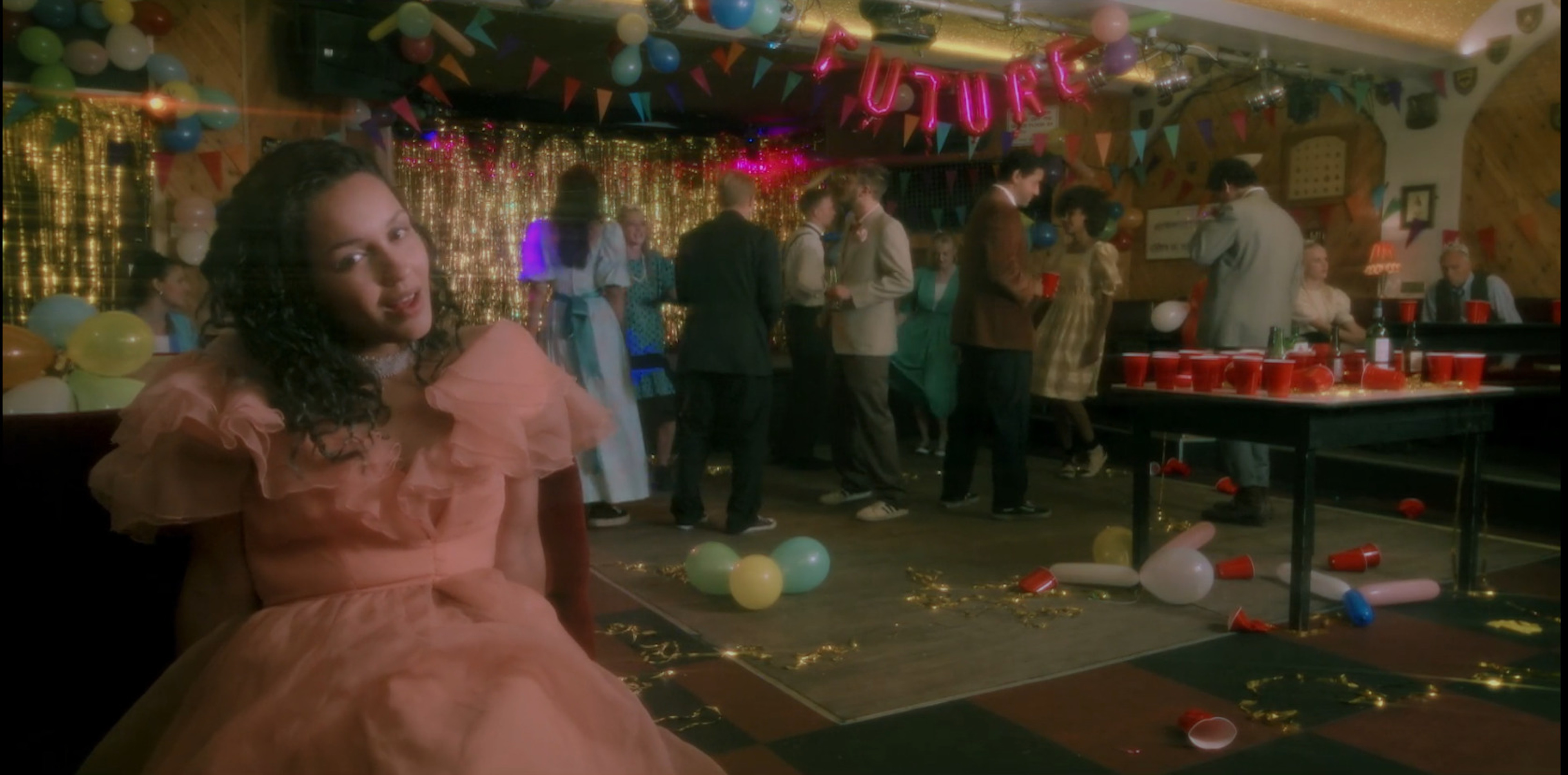 Eliza Shaddad is a 90s prom queen in the video for Just Goes To Show ...