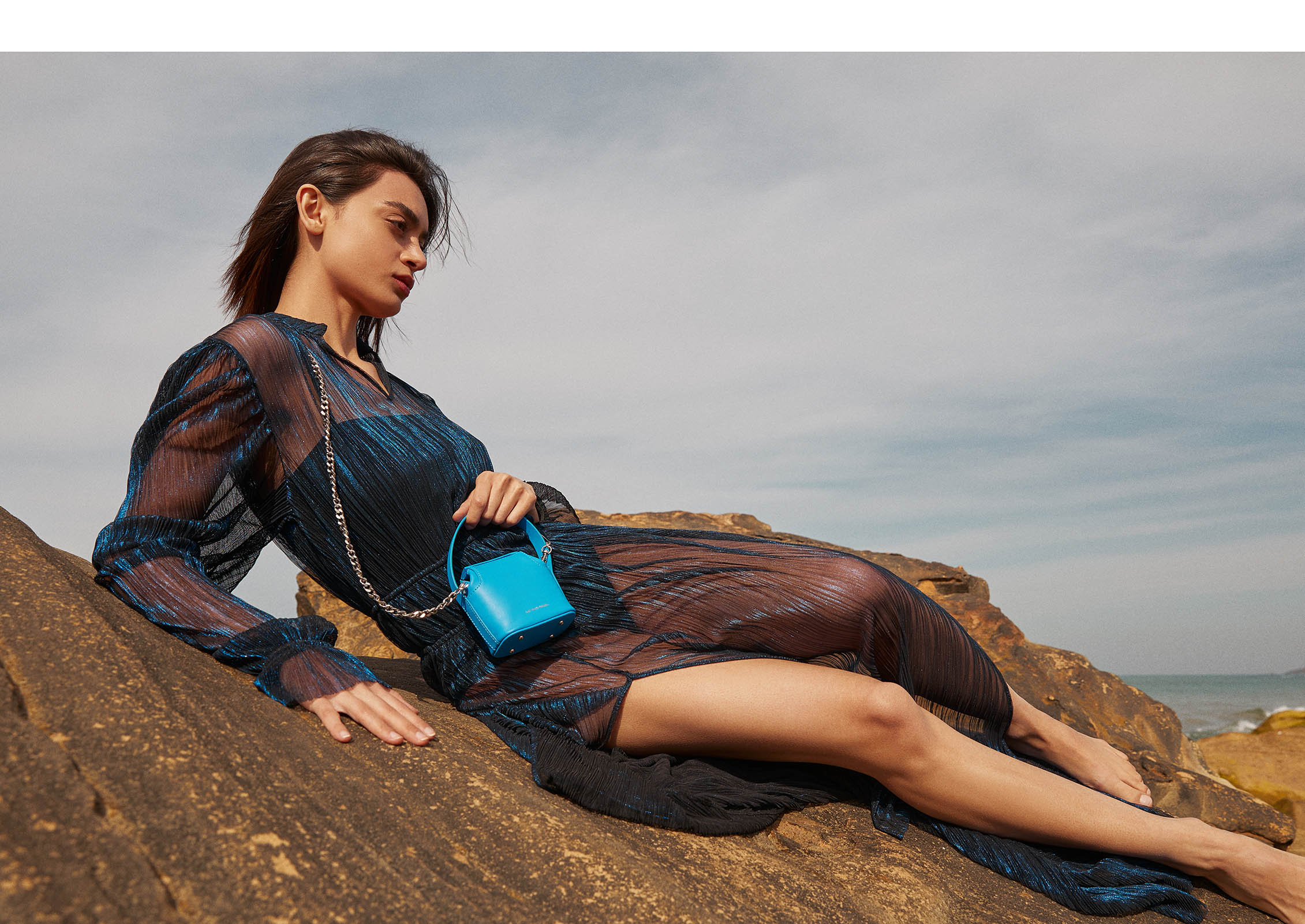 Les Benjamins Debuts SS21 Bag Collection - Notion