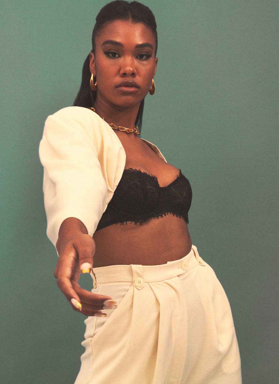 Digital Cover: Amber Mark Goes 'Three Dimensions Deep'