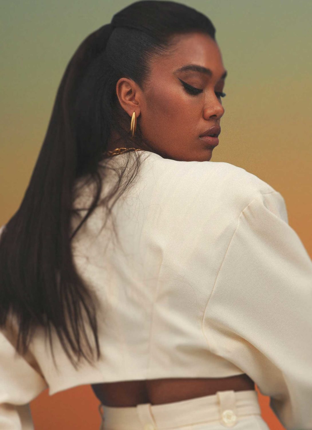 Digital Cover: Amber Mark Goes 'Three Dimensions Deep'