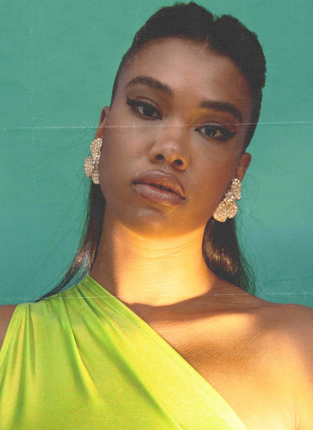 Digital Cover: Amber Mark Goes 'Three Dimensions Deep'