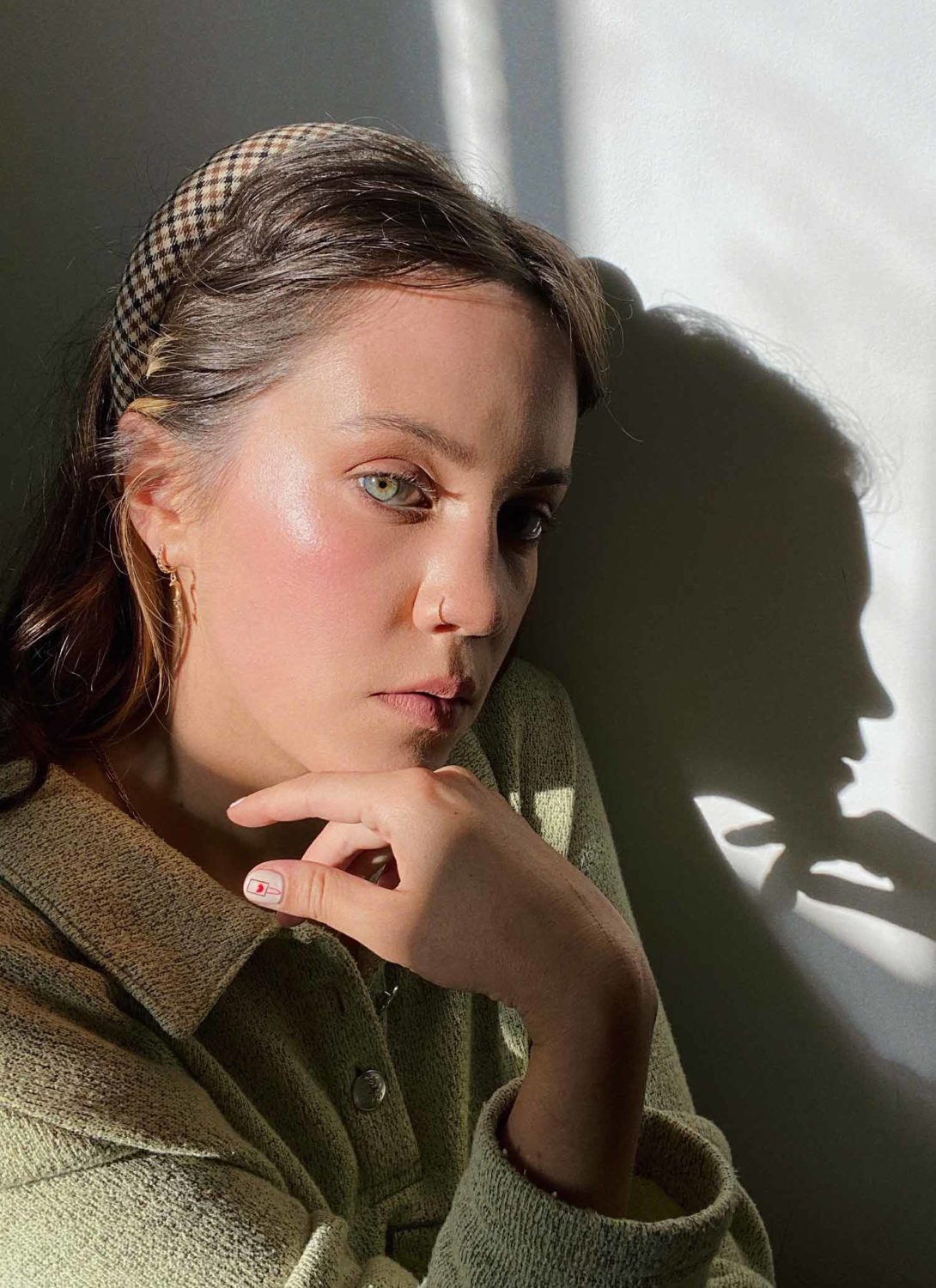 Fresh Face: Get to Know Singer-Songwriter Bess Atwell | Notion