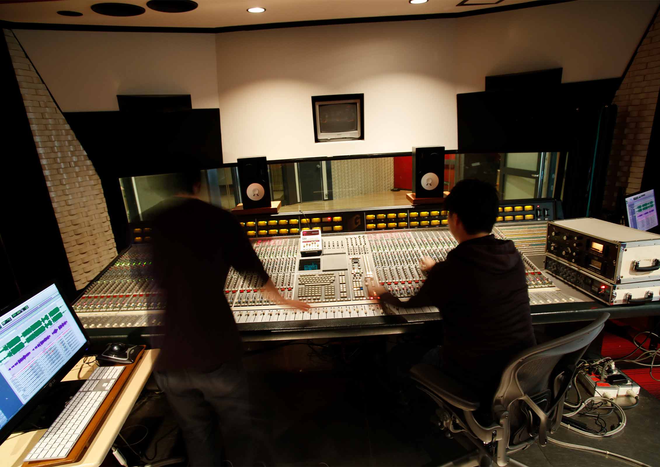 Fender Launches Player Plus Studio Sessions - Notion