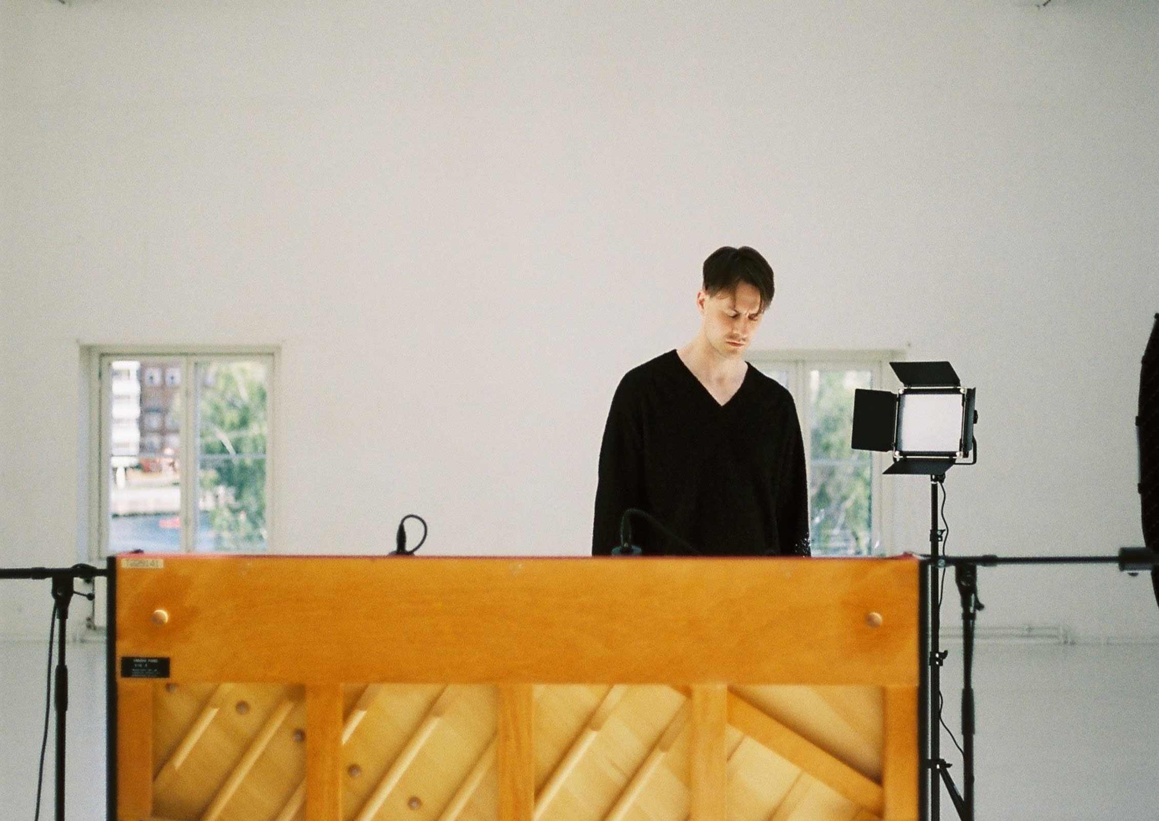 "Gyroscope (String Version)" by Olovson - Notion