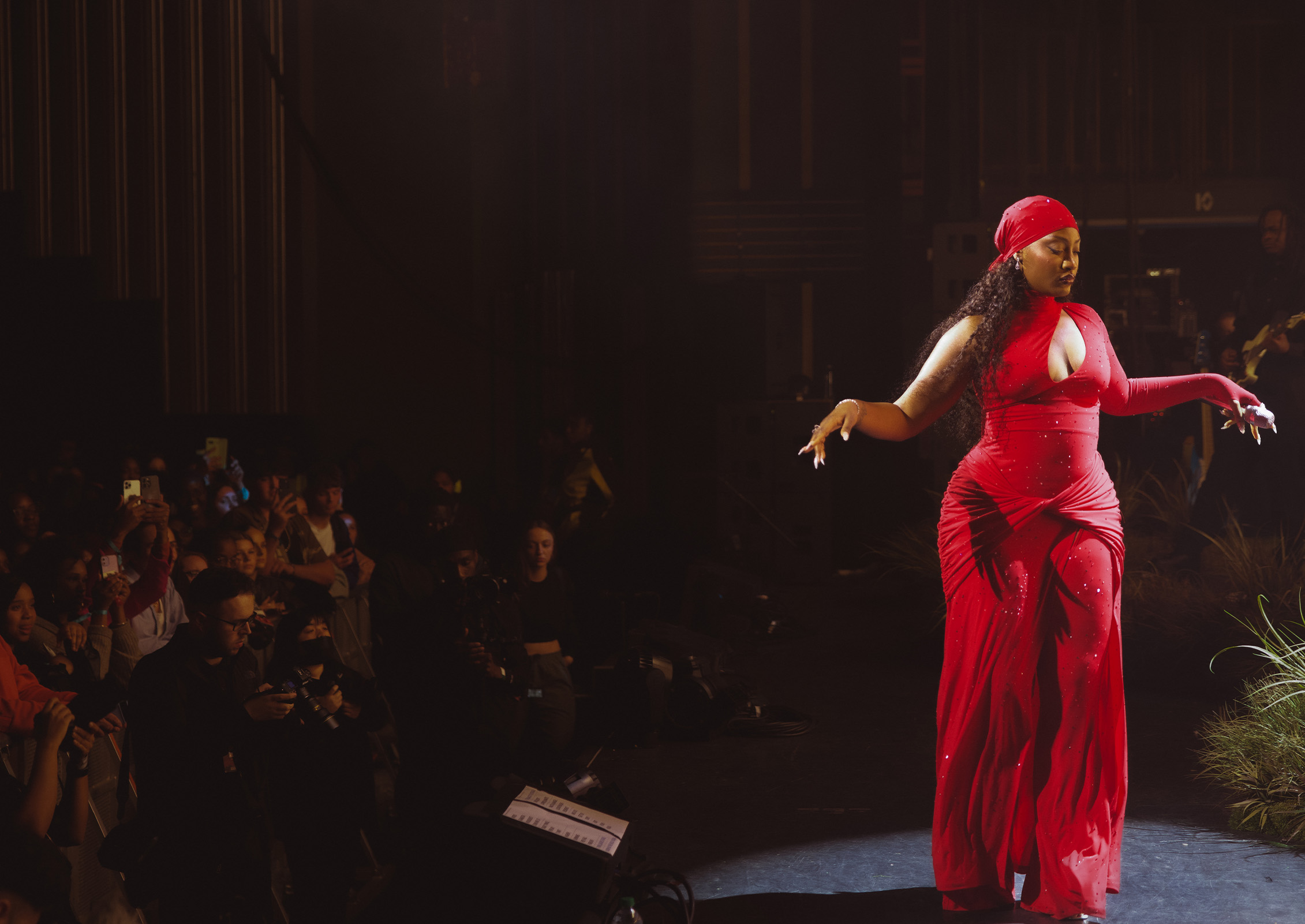 Tems: Live at Eventim Apollo - Notion