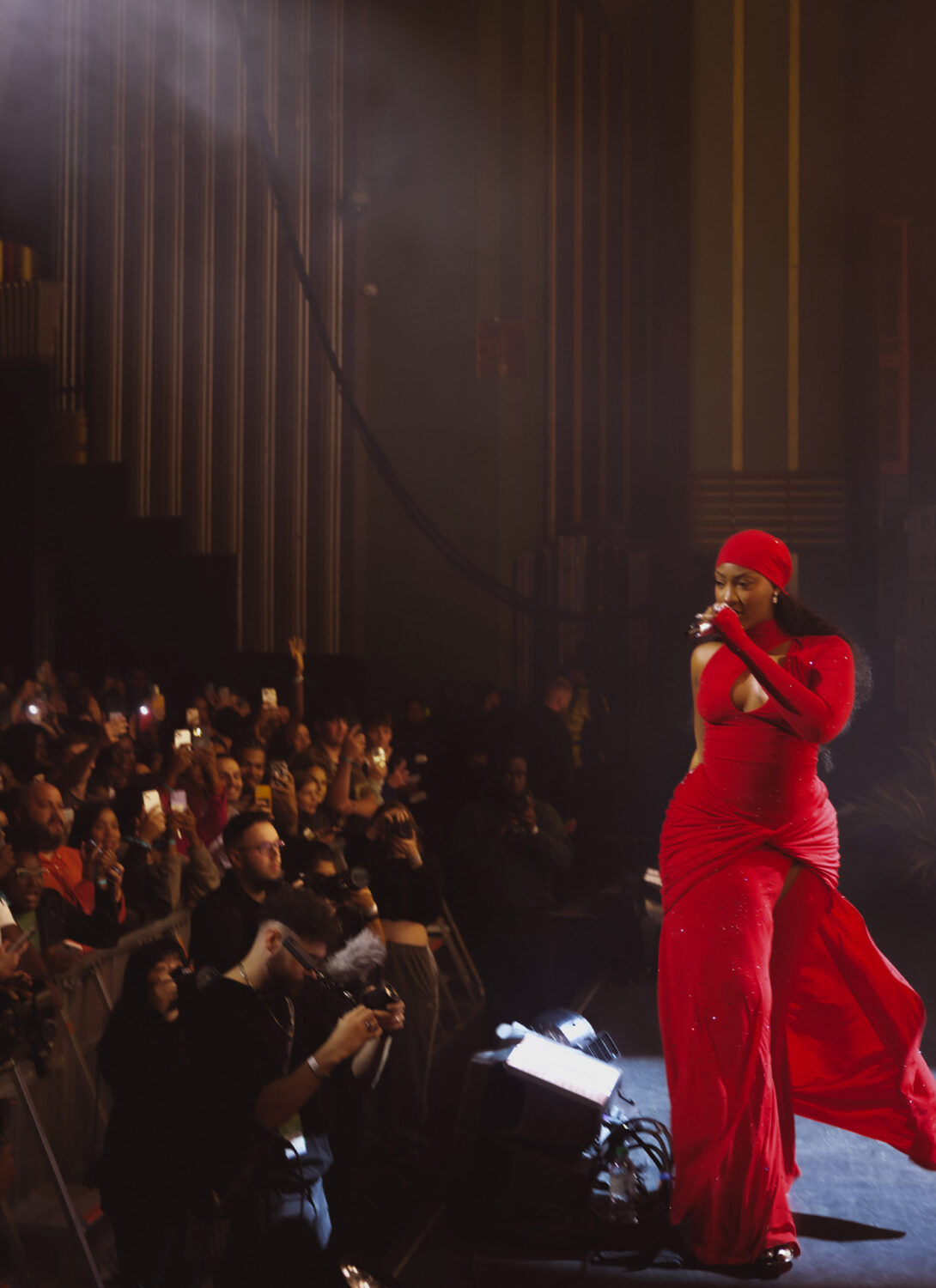 Tems: Live at Eventim Apollo - Notion