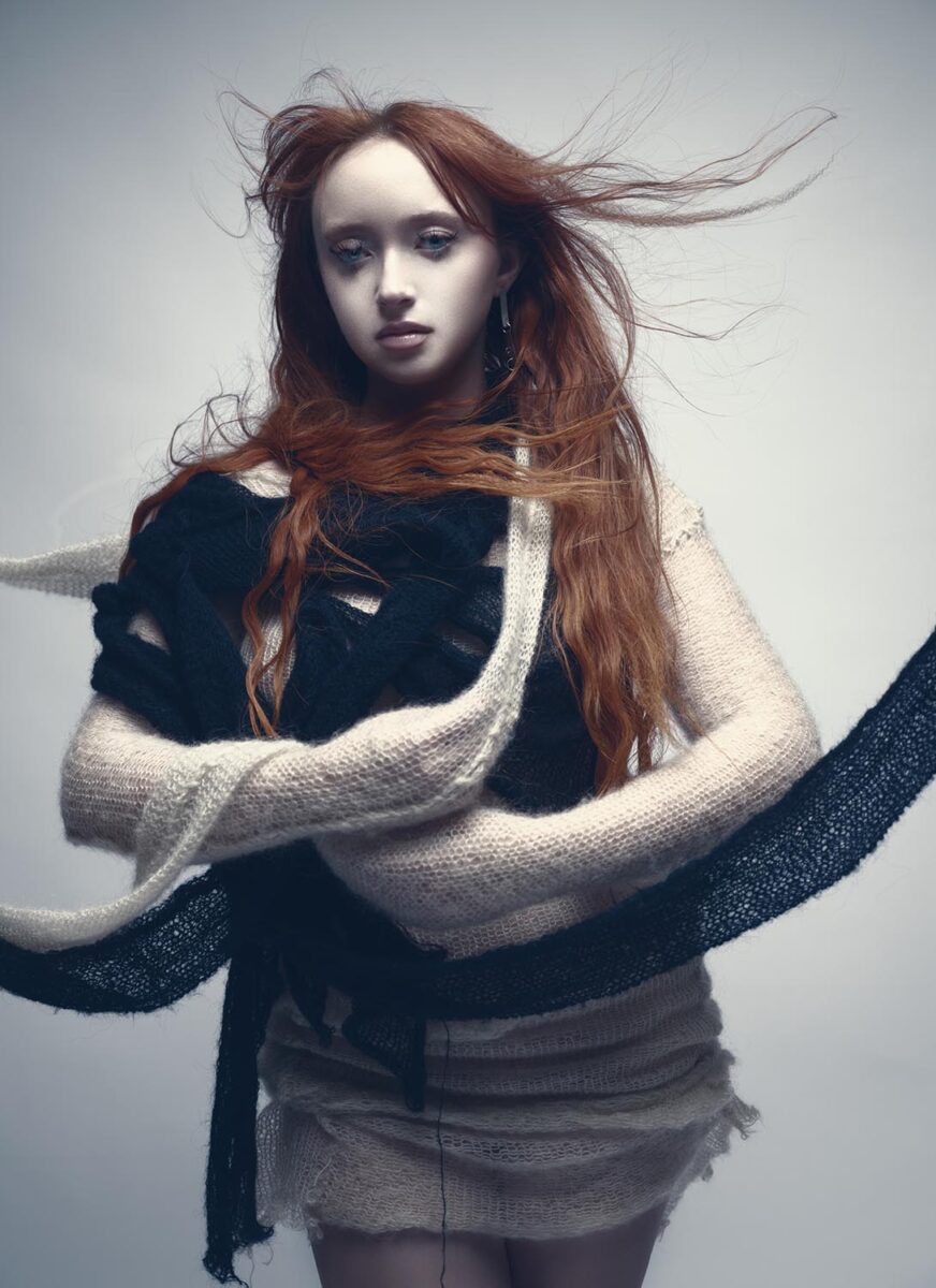 EMMMA on Nostalgia and Self-Discovery in 'Plastic Swings' - Notion