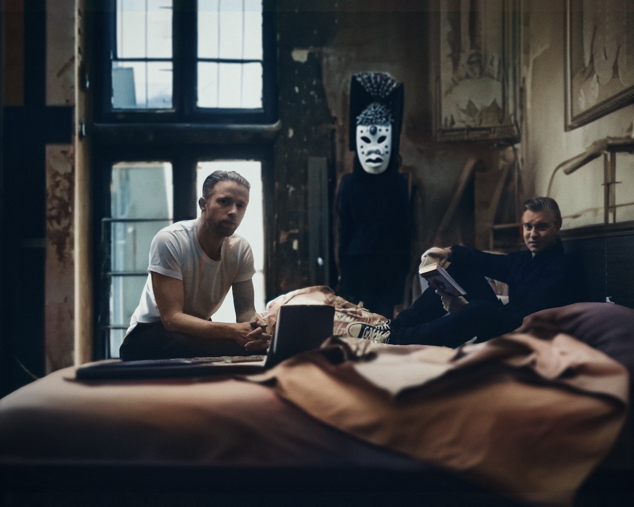 'Eyes On Fire' by Blue Foundation - Notion