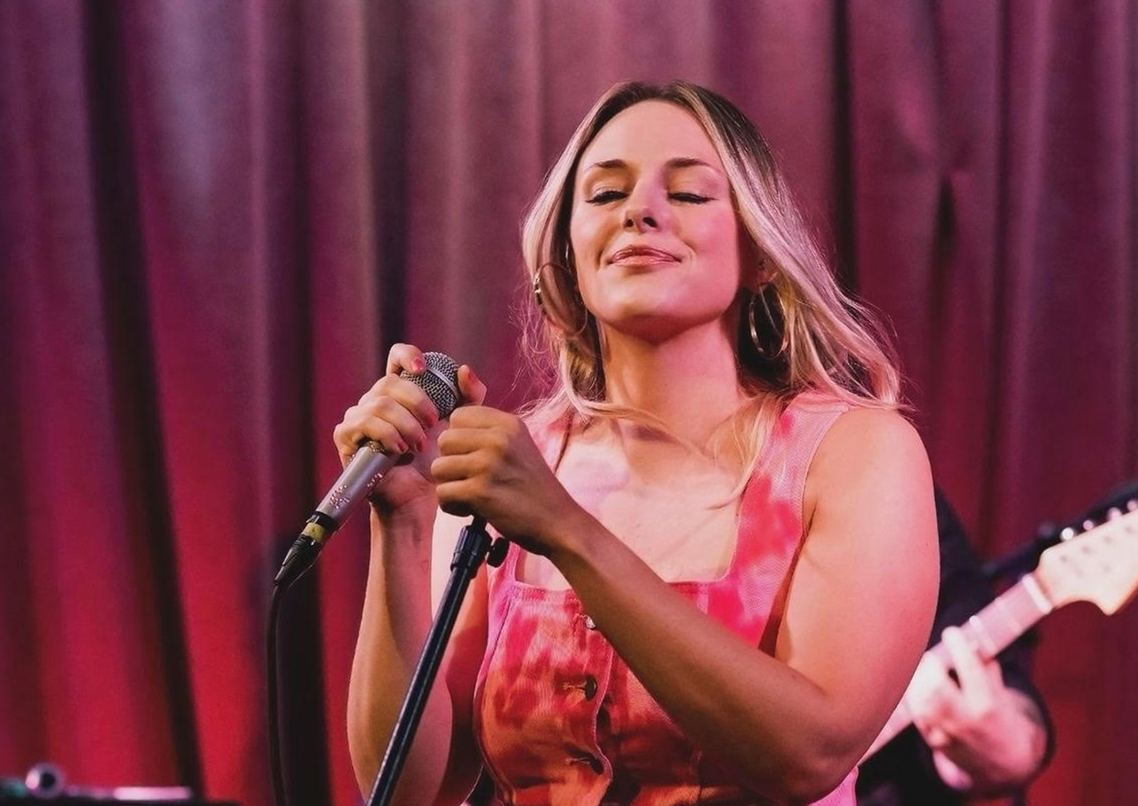 Breaking Boundaries: Courtney Hart’s Revolution in Country Music - Notion