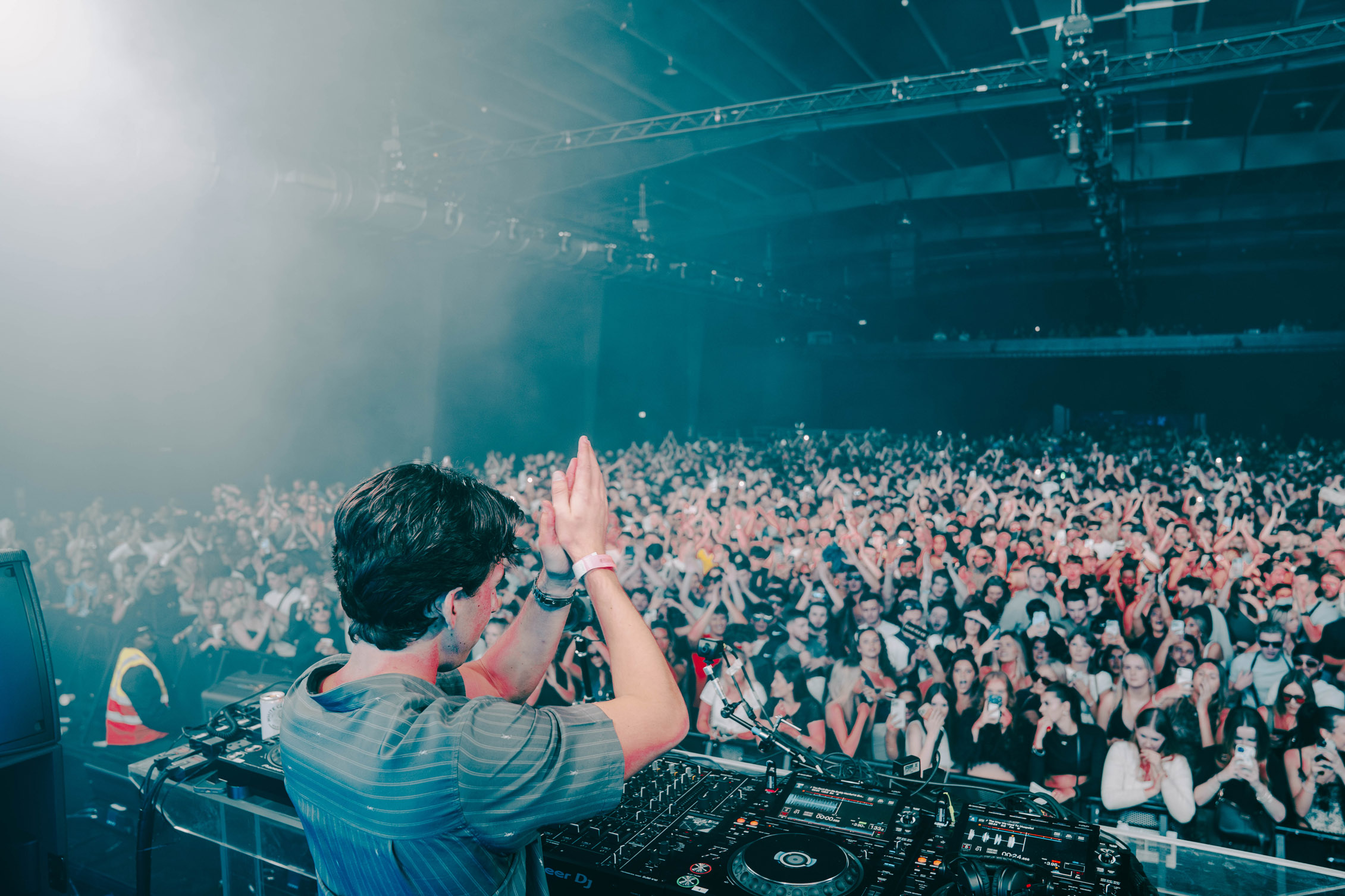 Live: Josh Baker at Magazine - Notion