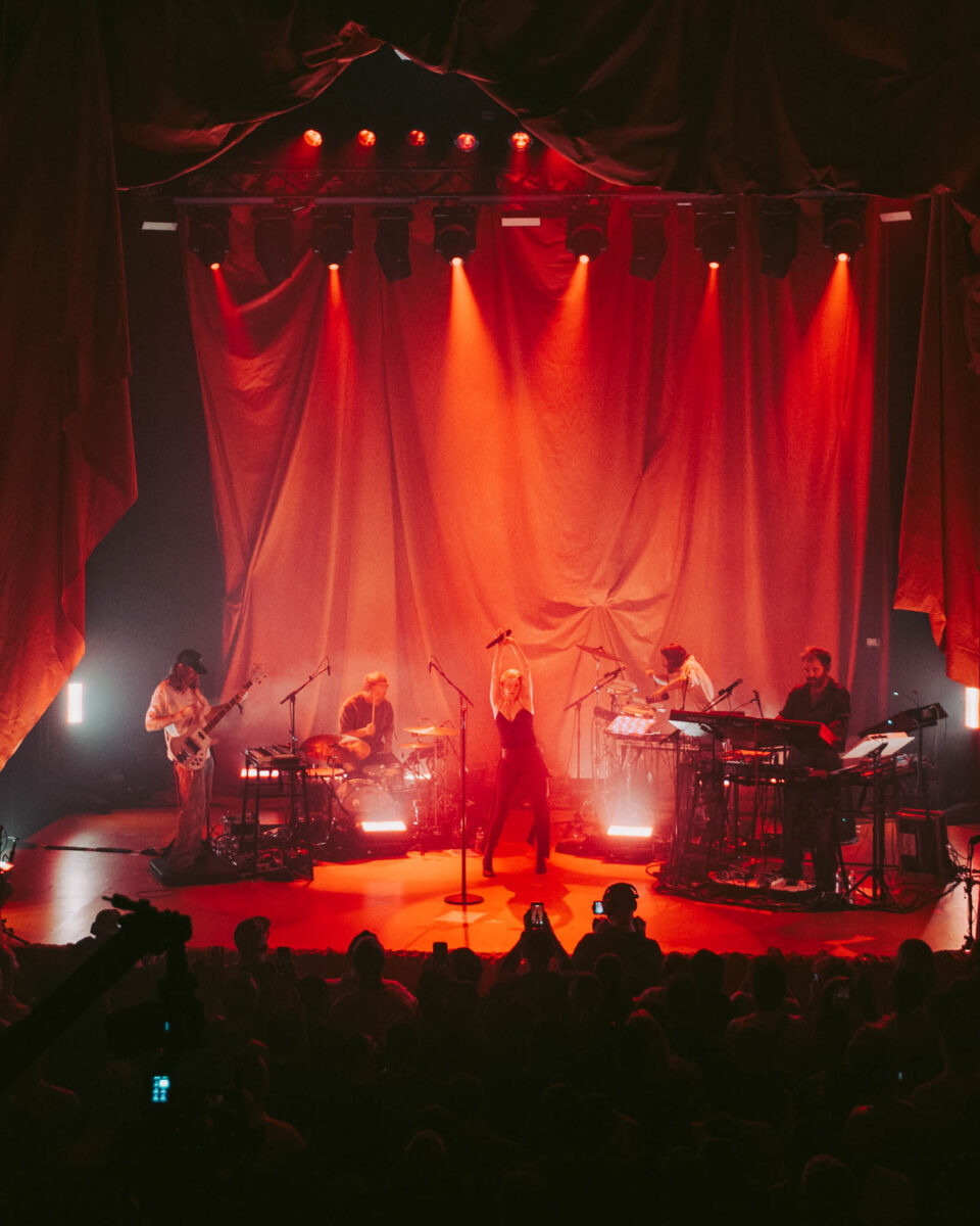 Live: Robyn at Fonda Theatre - Notion